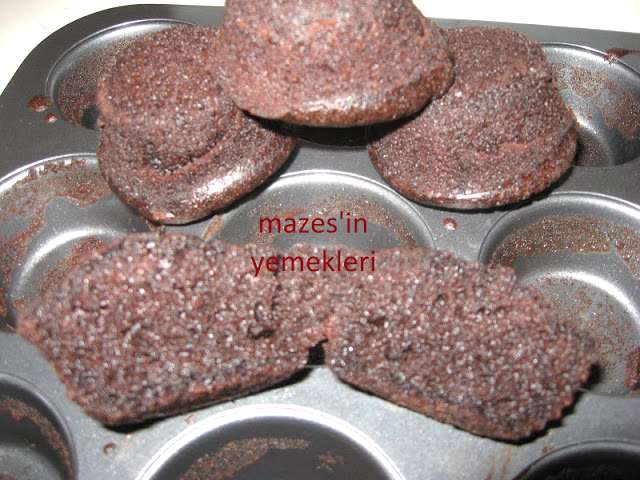 Kakaolu kek tarifi, kaynar su ile süper lezzetli