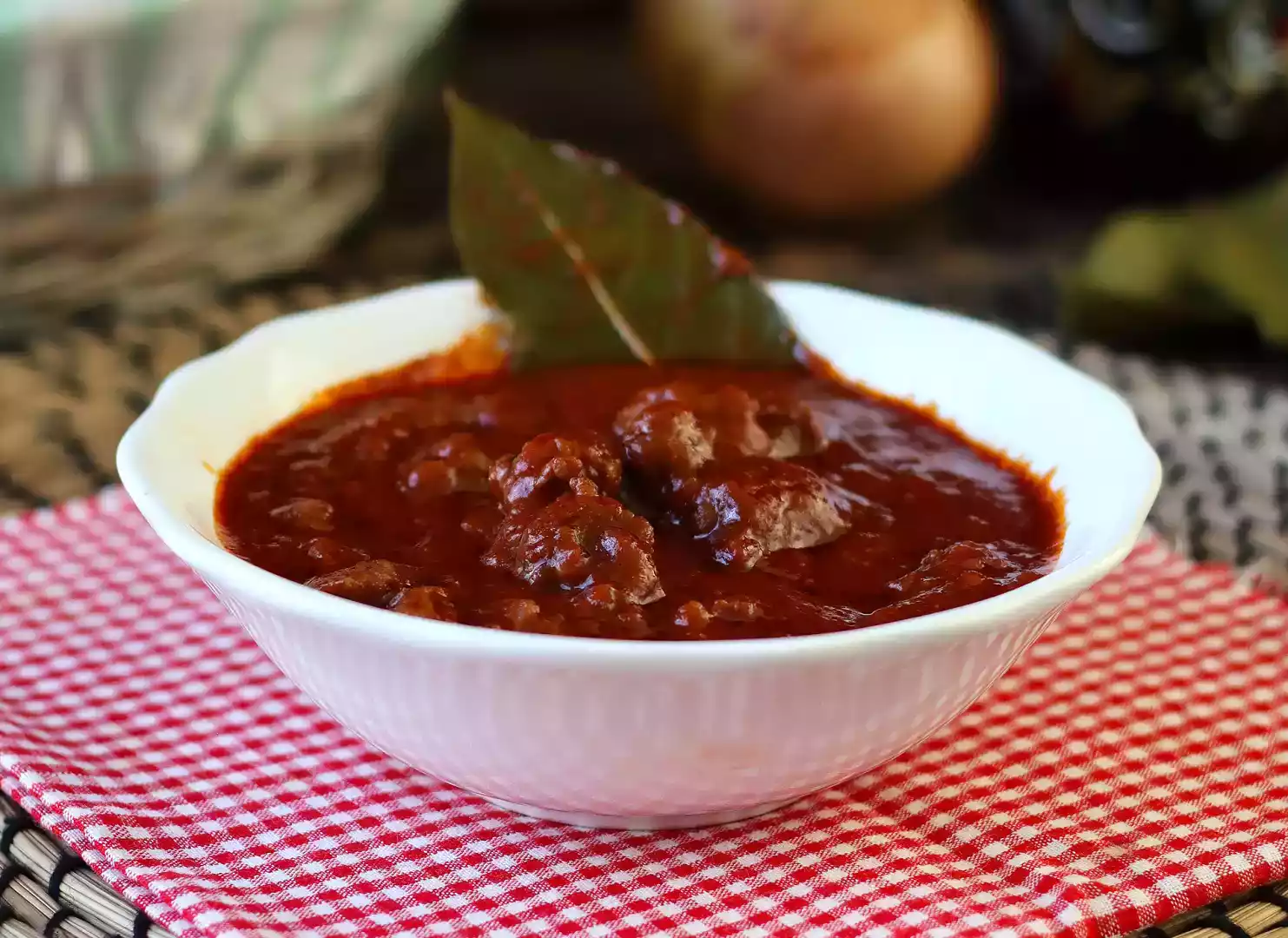 Sosis sosu tarifi: lezzetli ve kolay hazırlanır