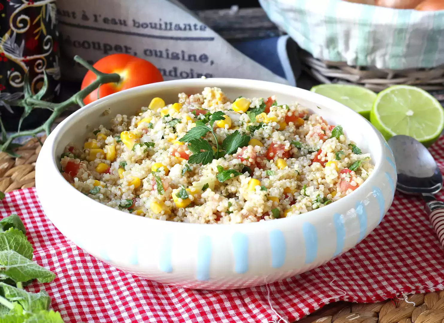 Tabbouleh aromalı kinoa salatası: ferahlatıcı ve daha da sağlıklı