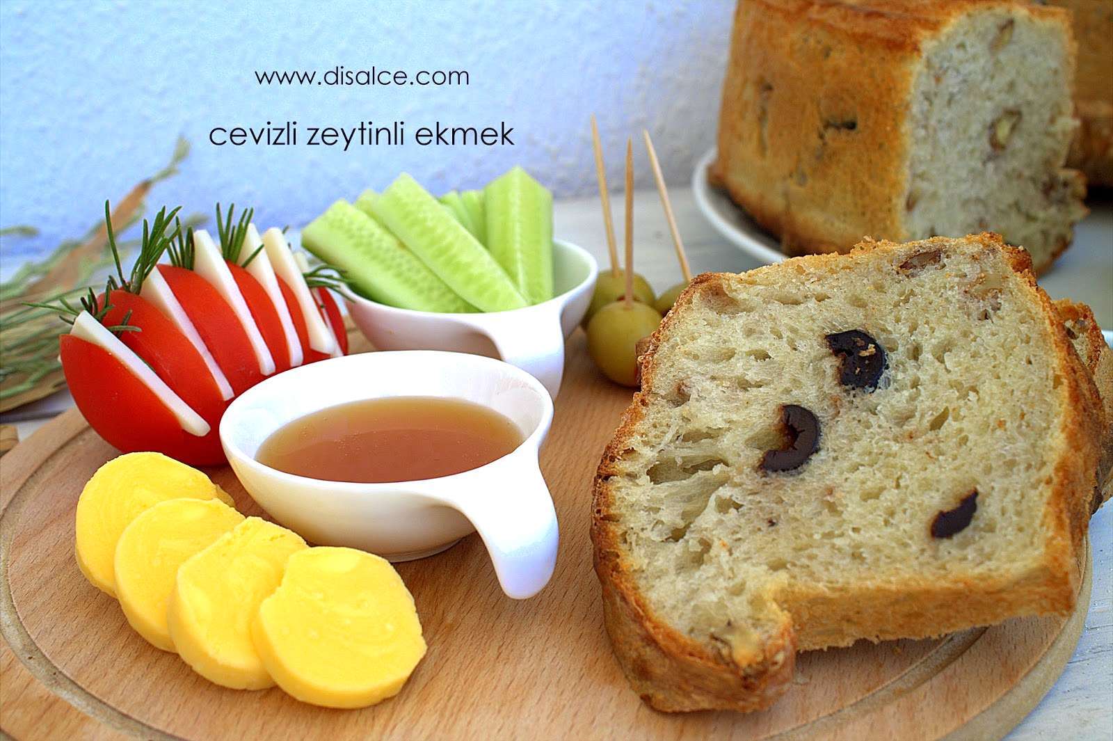 Zeyti̇nli̇ cevi̇zli̇ ekmek - Tarif Petitchef